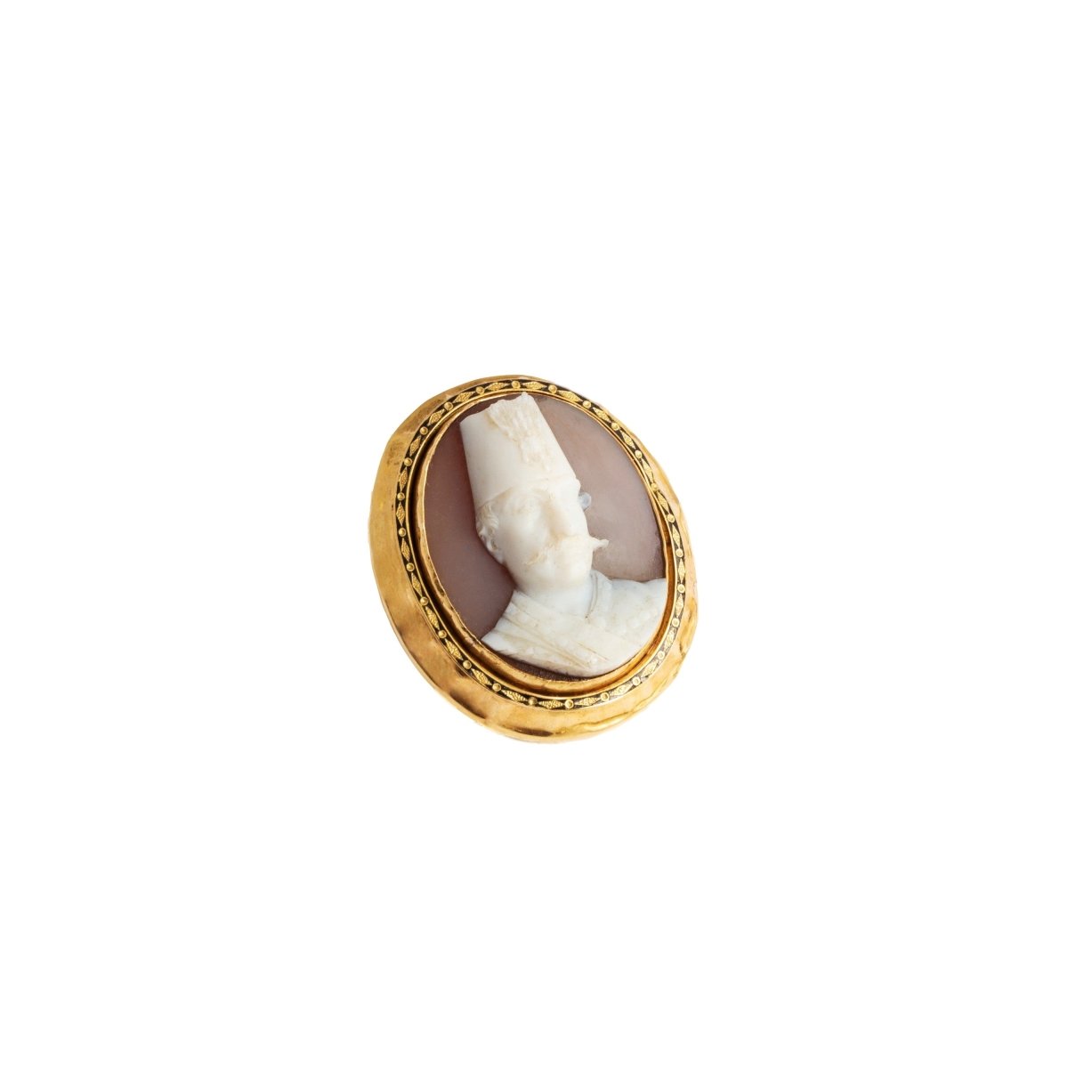 Cameo brooch in yellow gold – Castafiore